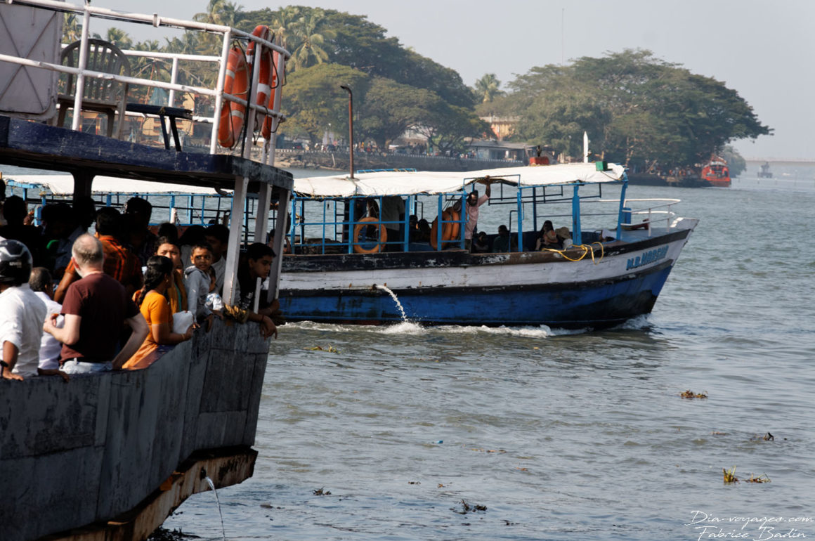 Décembre 2011 : Asie – Inde – Kerala – Kochi – Ferry-boat – Dia-Voyages